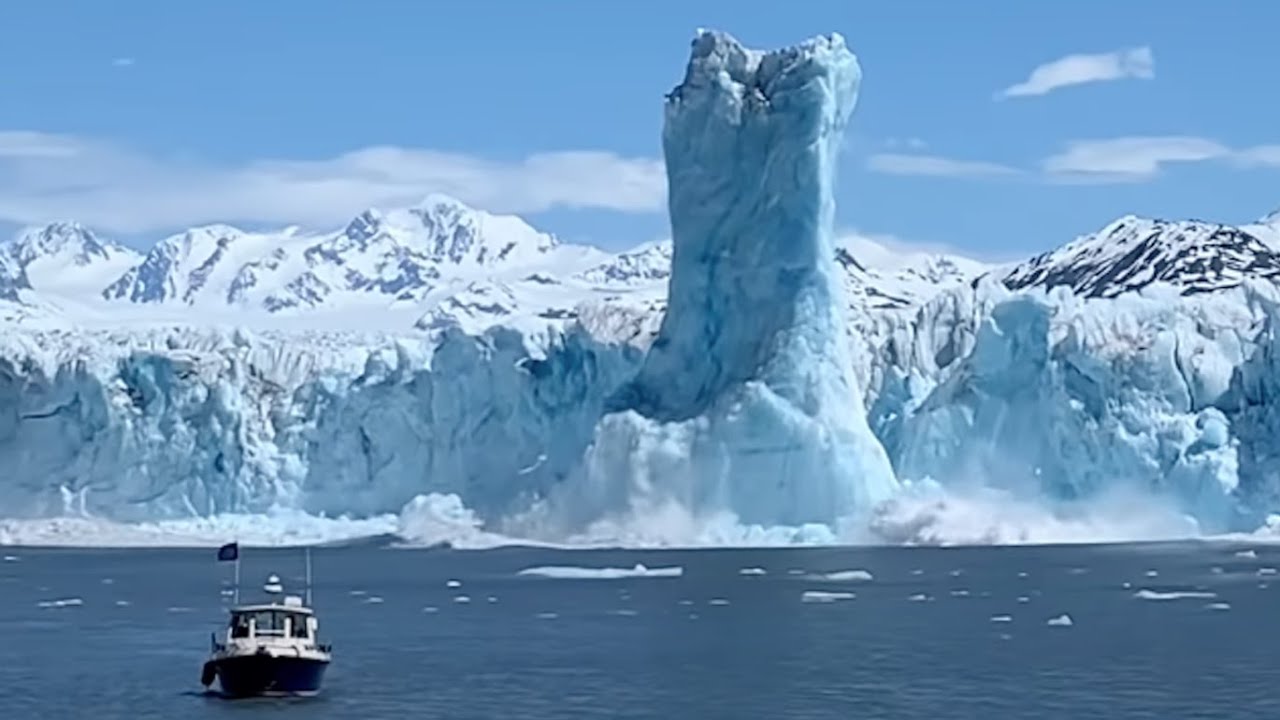 10 of the Most Spectacular Glacier Calving Events Captured on Video ...