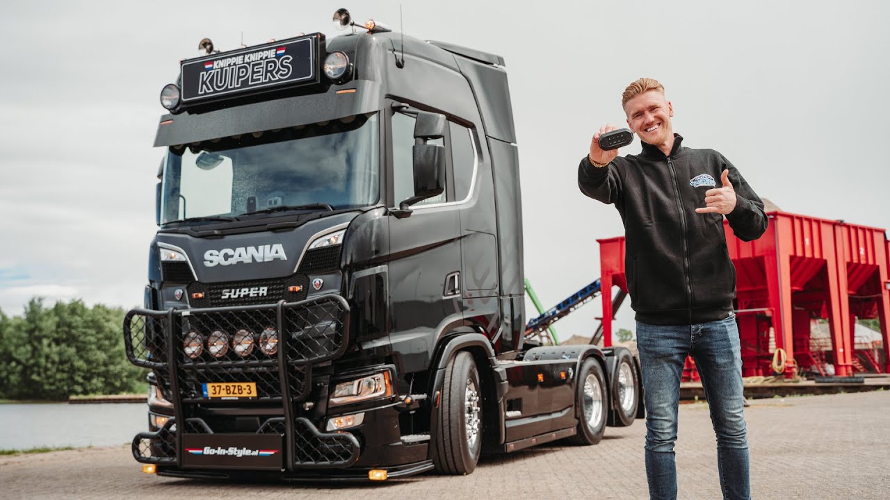 100% Knippie Knippie! 🚨 Mijn Scania is nu een rijdende lichtshow! 🤙🏻 ...