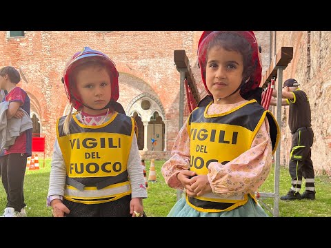 Vigili del fuoco. Aurora e Rosita - Veri pompieri! 🔥 Percorsi , ostacoli e missioni di salvataggio!