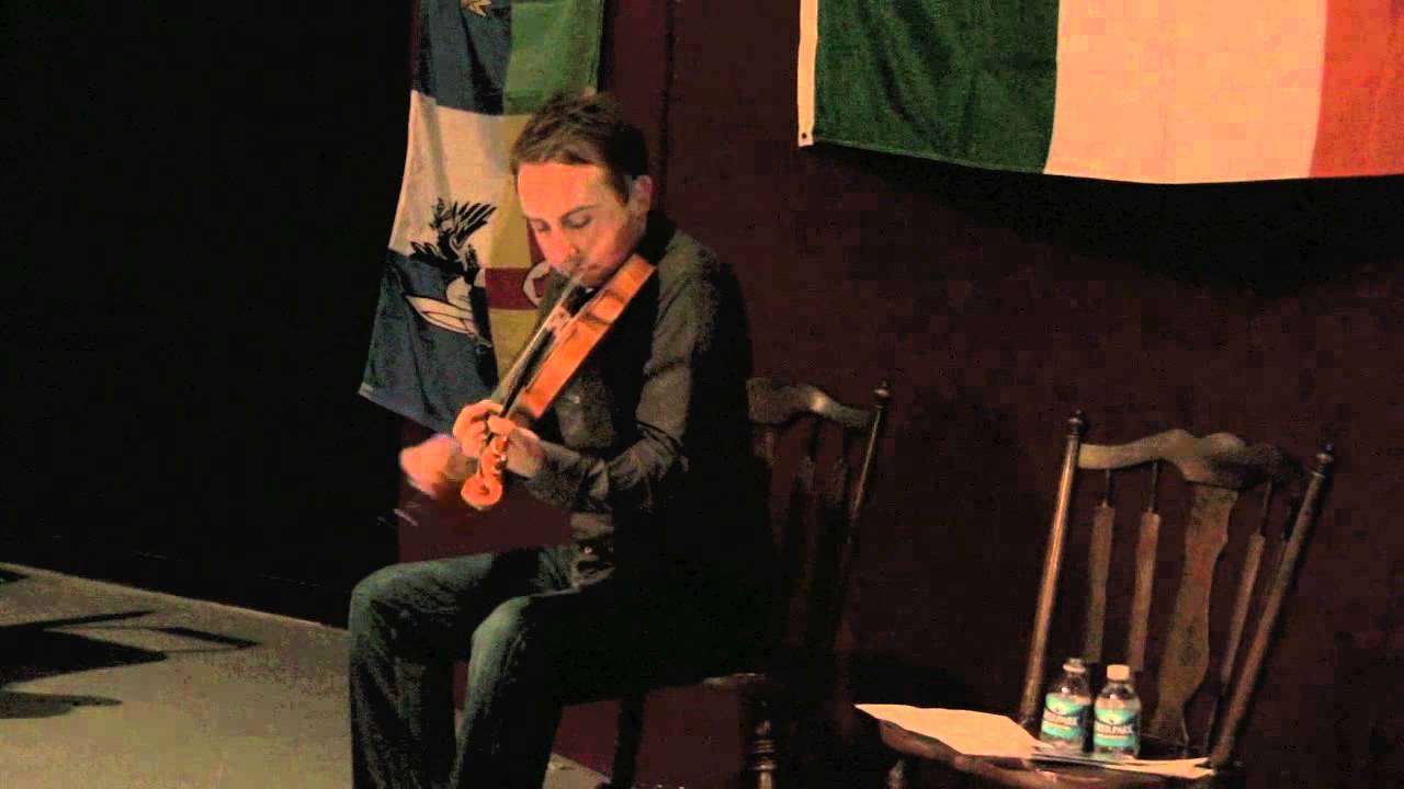 Oisin Mac Diarmada Plays Some Reels - YouTube