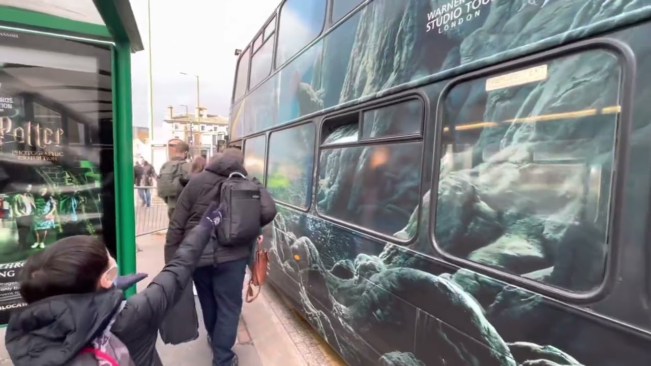 Harry Potter shuttle bus - YouTube