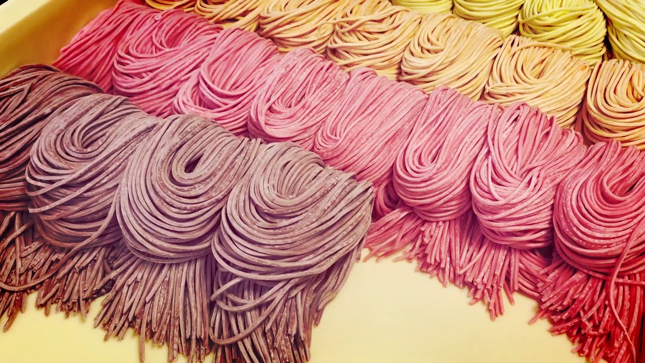 Colorful ramen noodles - YouTube