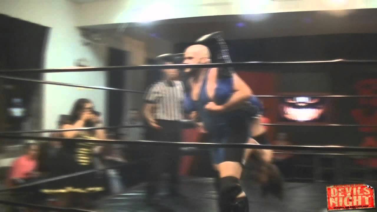 RWA Devils Night 2014 - Amanda Fox vs Triplelicious - YouTube
