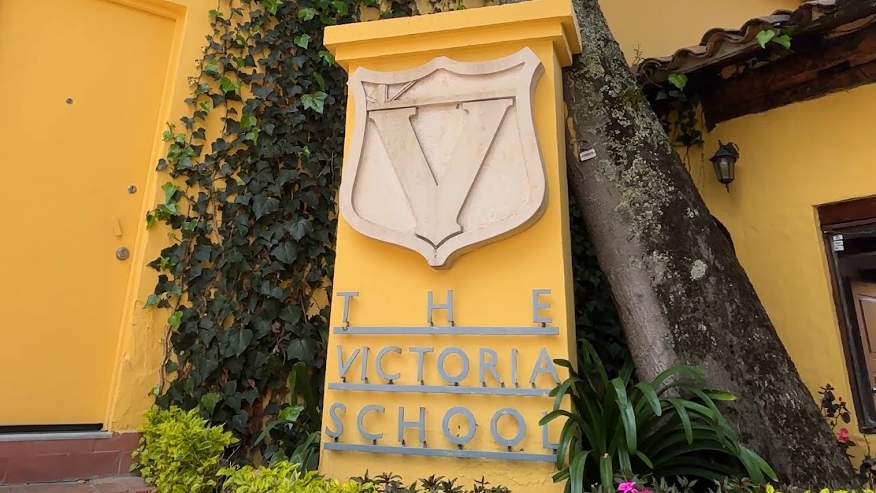 Mi visita a The Victoria School 🏫 - YouTube