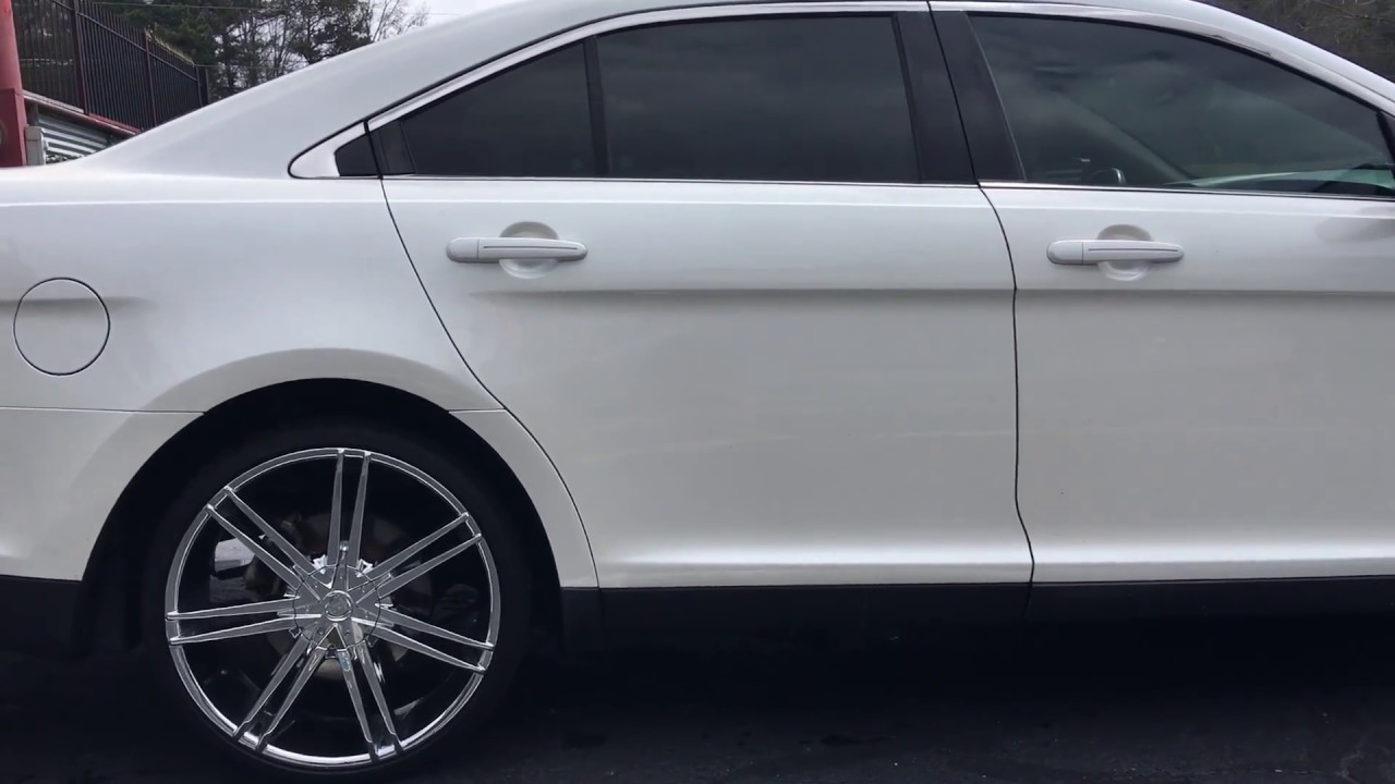 2014 Ford Taurus on 22" Borghini BW 20 Chrome wheels with 235/30-22 ...