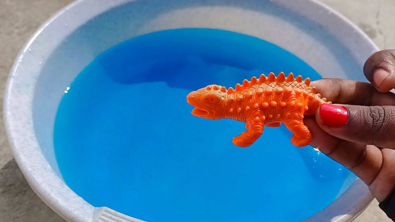 Plastic animals toys - Ankylosarus, Nodosaurus, Meerkat, Honeybee 🐝 ...