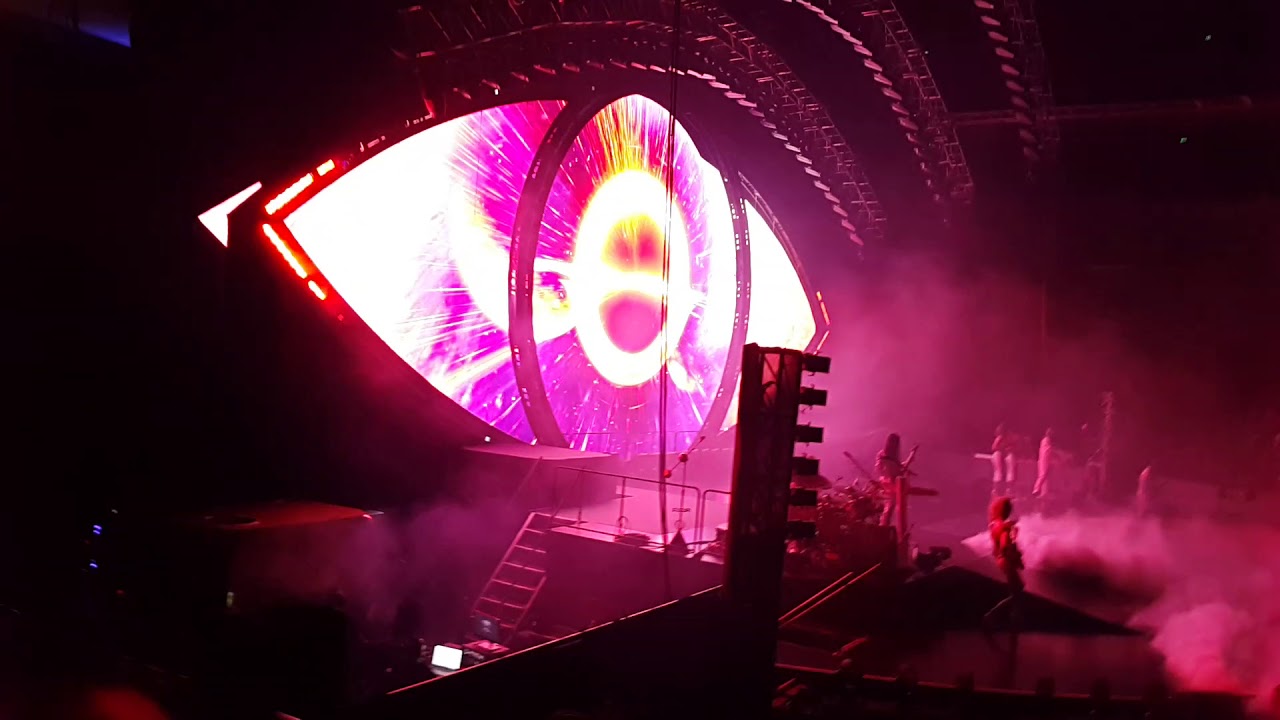 Katy Perry: Witness The Tour Manila (4/2/18) Opening - YouTube