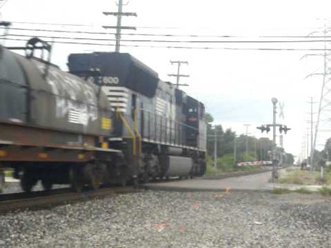 NS 60T (9-10-10) NS #2600 SD70M with Awesome K5LA! - YouTube