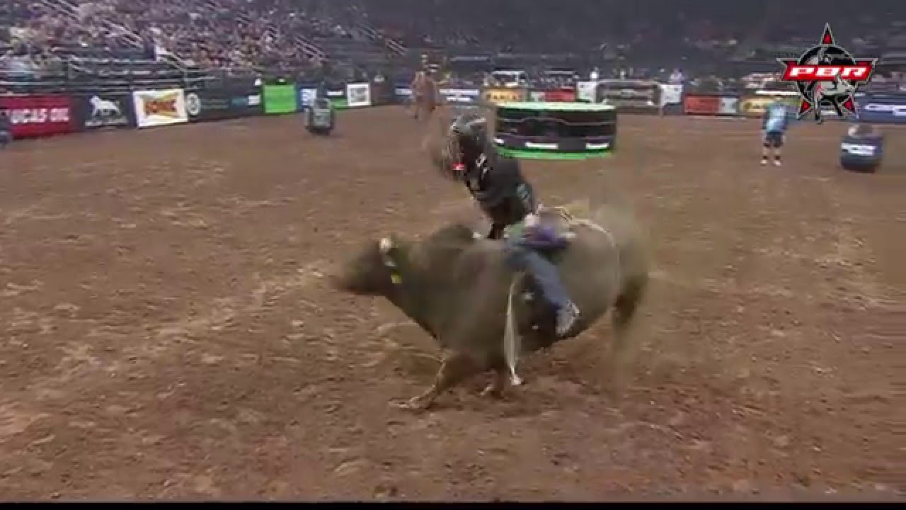 Tyler Harr rides Big Dan for 86.25 points (PBR) - YouTube