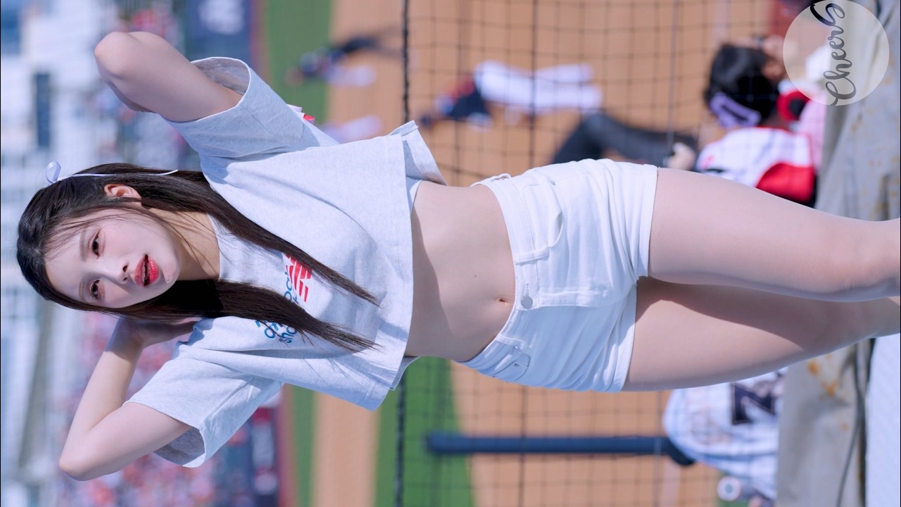 [4K] 허리라인 미쳤네 김정원 치어리더 직캠 Kim Jeong-Won cheerleader fancam KT위즈 250322 - YouTube