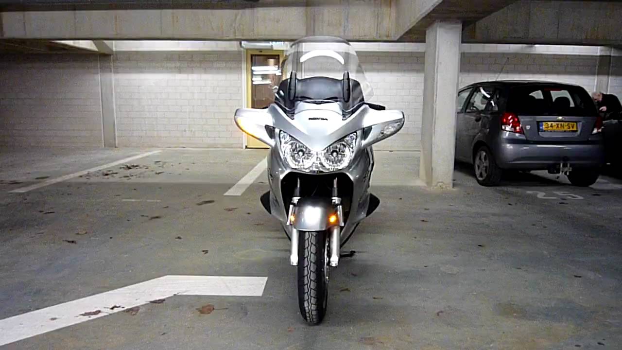 ST1300 Pan European with runninglight mods and led flasher. - YouTube