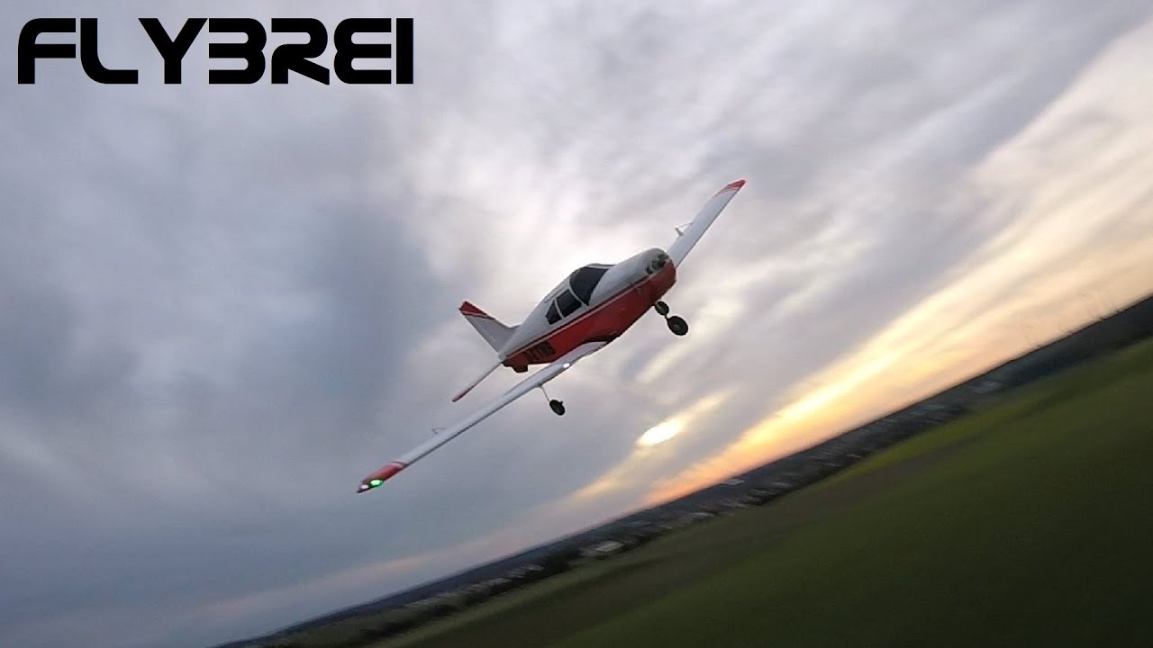 RC Plane Piper Cherokee - Plan von Julius Perdana - FPV Chase - YouTube