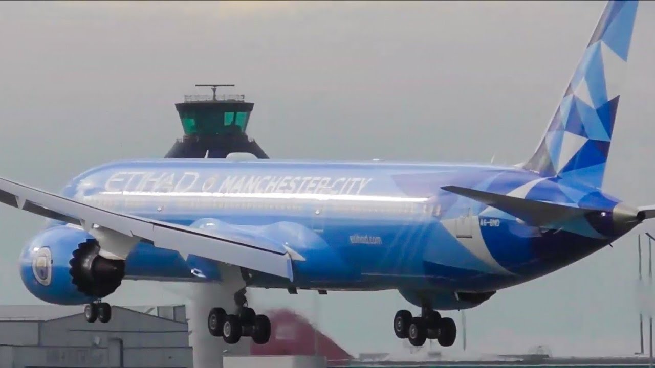 Etihad Airways B787 A6-BND 'Manchester City FC' Livery Graceful landing ...