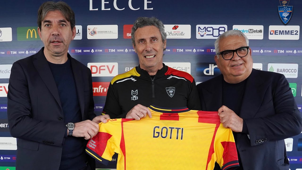 U.S. Lecce: Conferenza stampa di presentazione dell'allenatore Luca ...