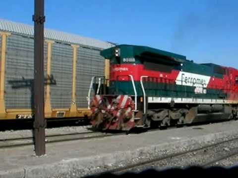 FXE / Ferromex C30-S7MP #3811 switching in the yard station of Cd. Frontera,Coah. - YouTube