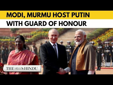 Putin receives Guard of Honour at the Rashtrapati Bhawan