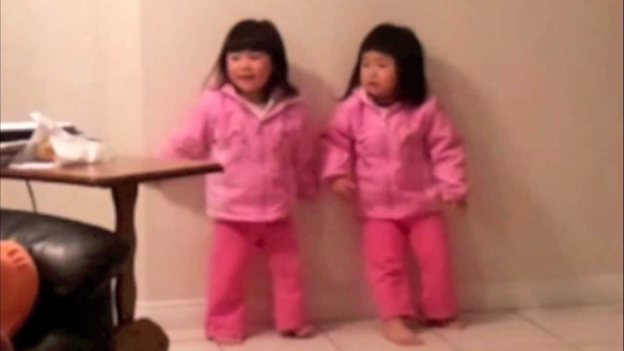 twin babies singing talking - YouTube
