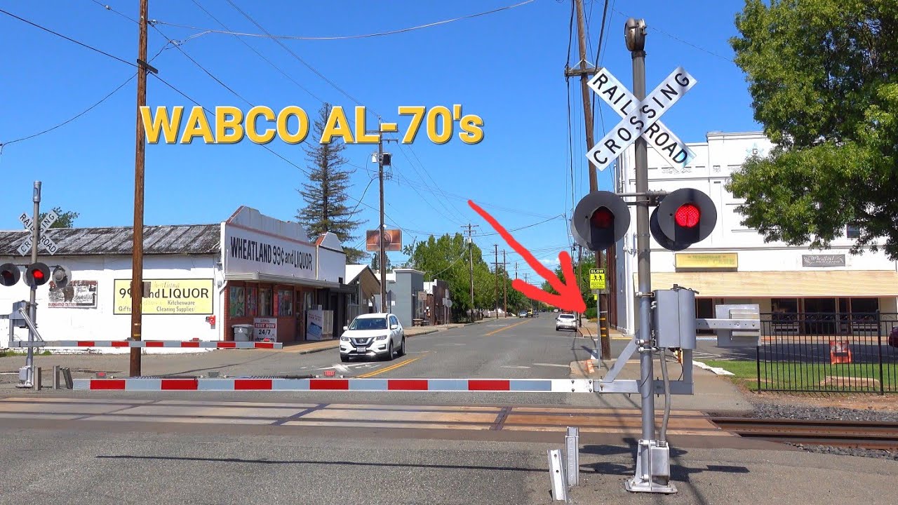WABCO AL-70 Triangular Mechanism Railroad Crossings - YouTube