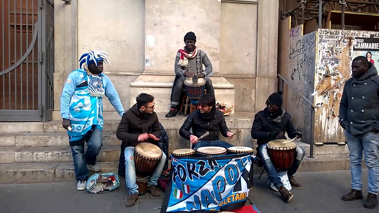 Napoli STREET MUSIC - YouTube
