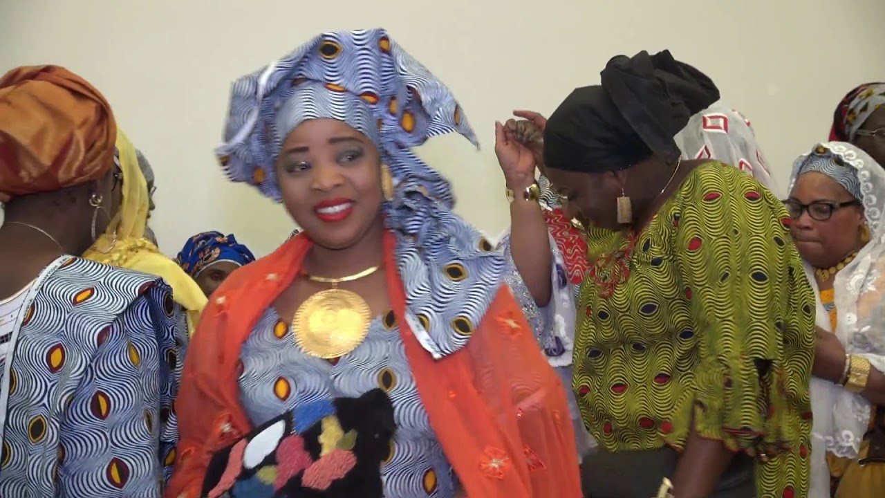 ADJA BINTOU ROUGE 3 - YouTube