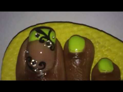 TOTW: Simple Neon Lime Toe Art Design (with a little black / swarovski ...