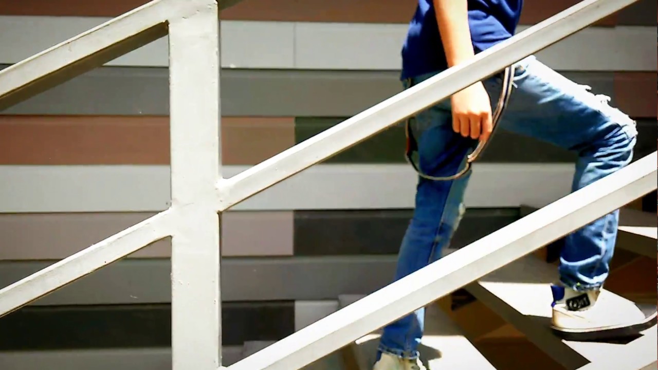 Subiendo las gradas - YouTube