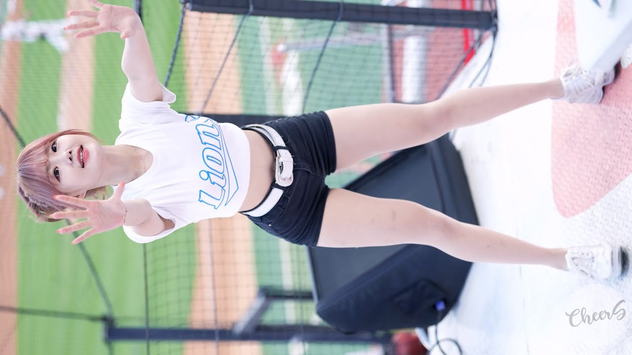 질리지 않는 안타를 쳐줘요! 최홍라 치어리더 직캠 Choi HongRa Cheerleader 230618 |8K - YouTube