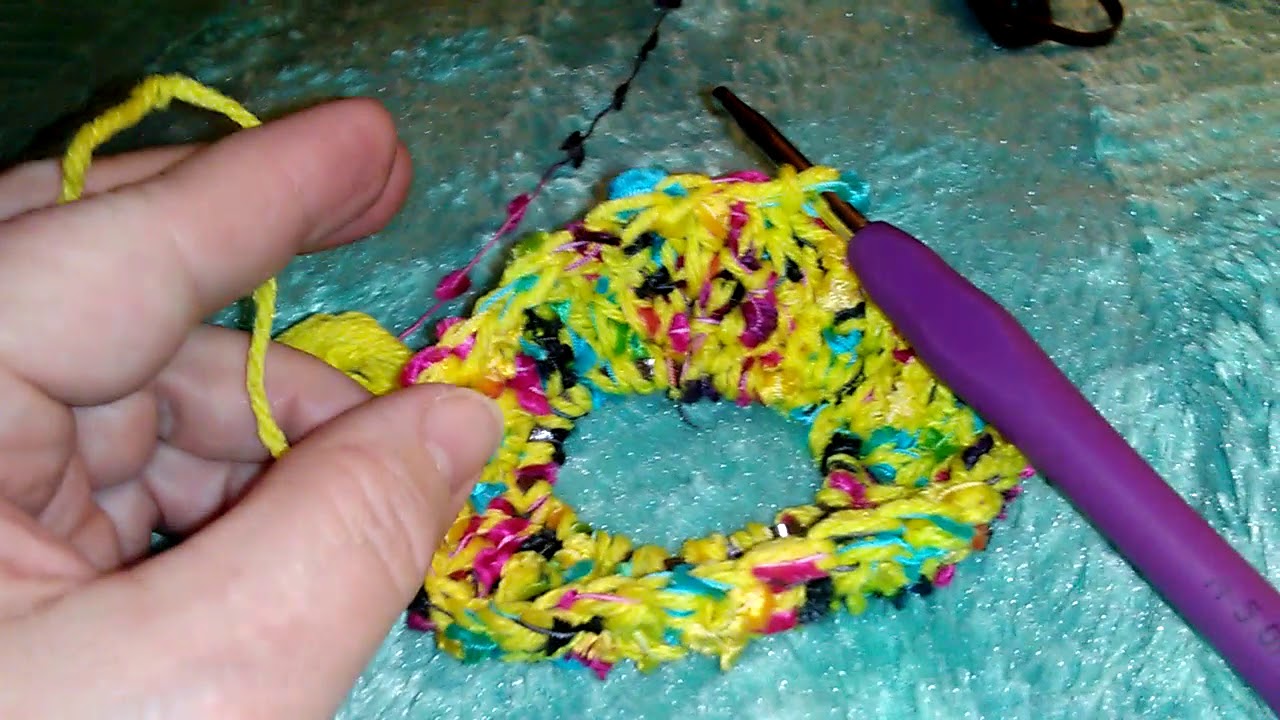 Pony-tail Scrunchie Tutorial Using Nubs Specialty Yarn - YouTube