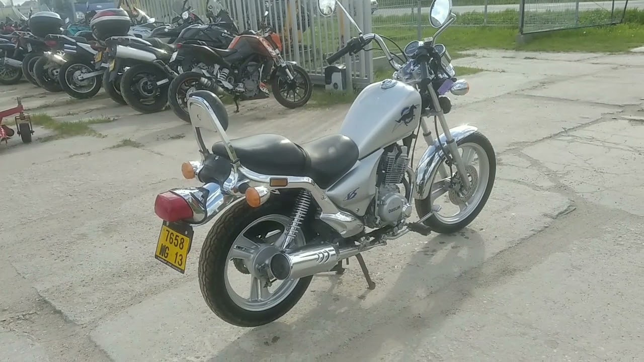 Daelim VS 125 - YouTube