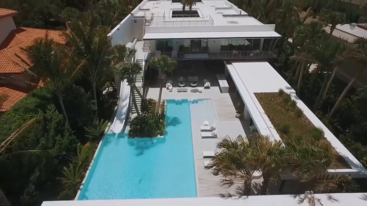 Home Tour Insider -Waterfront Luxury House Pool with gigantic water ...