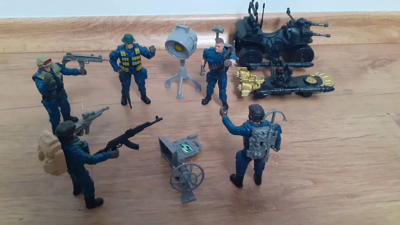 Cops VS Soldiers stop-motion - YouTube