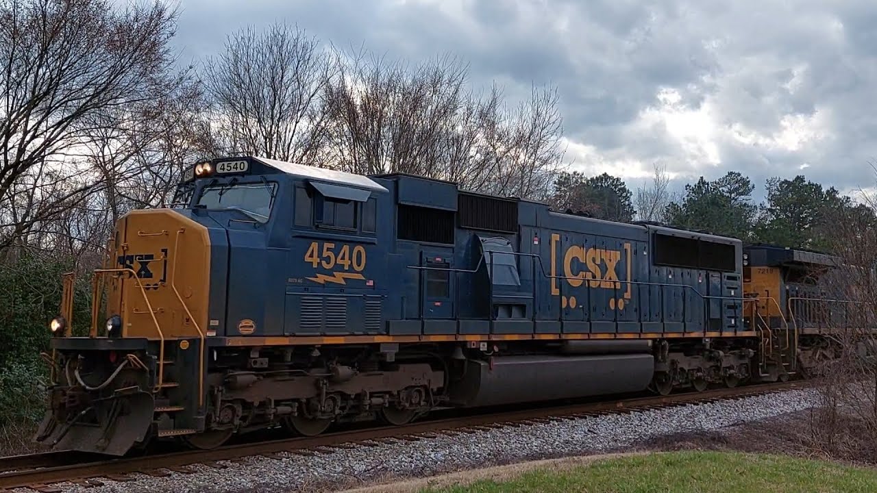 CSX freight train M491 headed Northbound in Wingate NC with CSXT 4540 in the lead 2/16/23 🇺🇸 ...