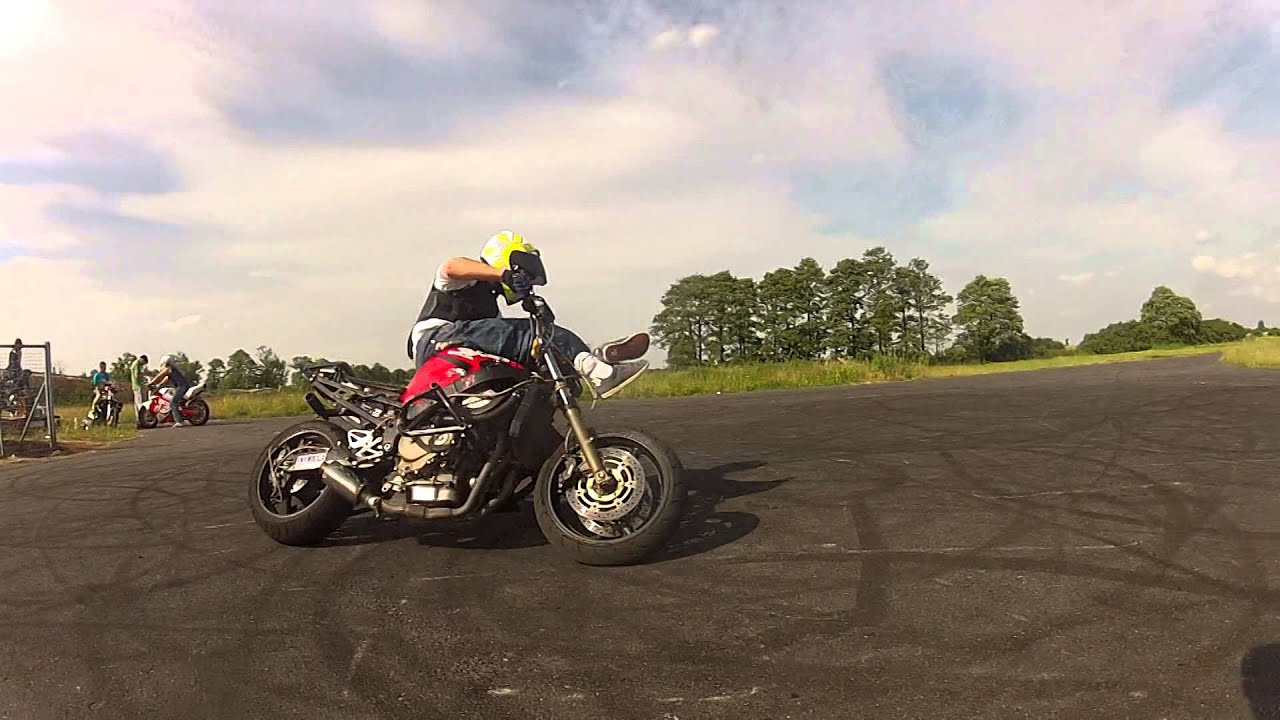 maTT - Stunt ride Cbr f4i - YouTube