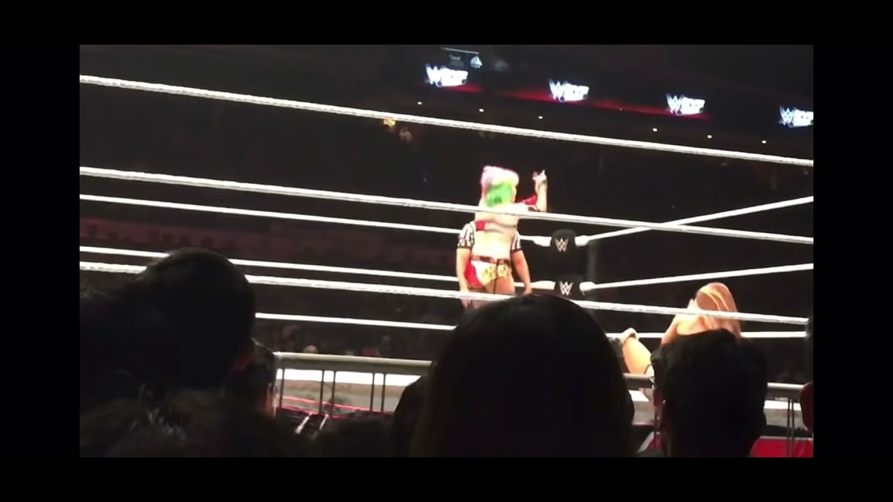 Asuka, Bayley, and Sasha stinkface Emma. Live @ Singapore (2017) - YouTube