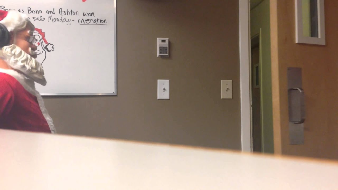 Scary Animatronic Santa - YouTube