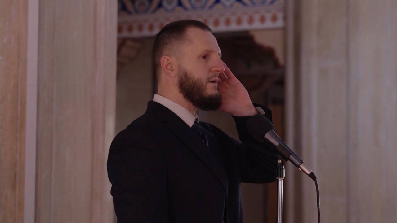 Ezani - Naser Gashi muezin në xhamin Bajram Pasha Isa Beg - YouTube