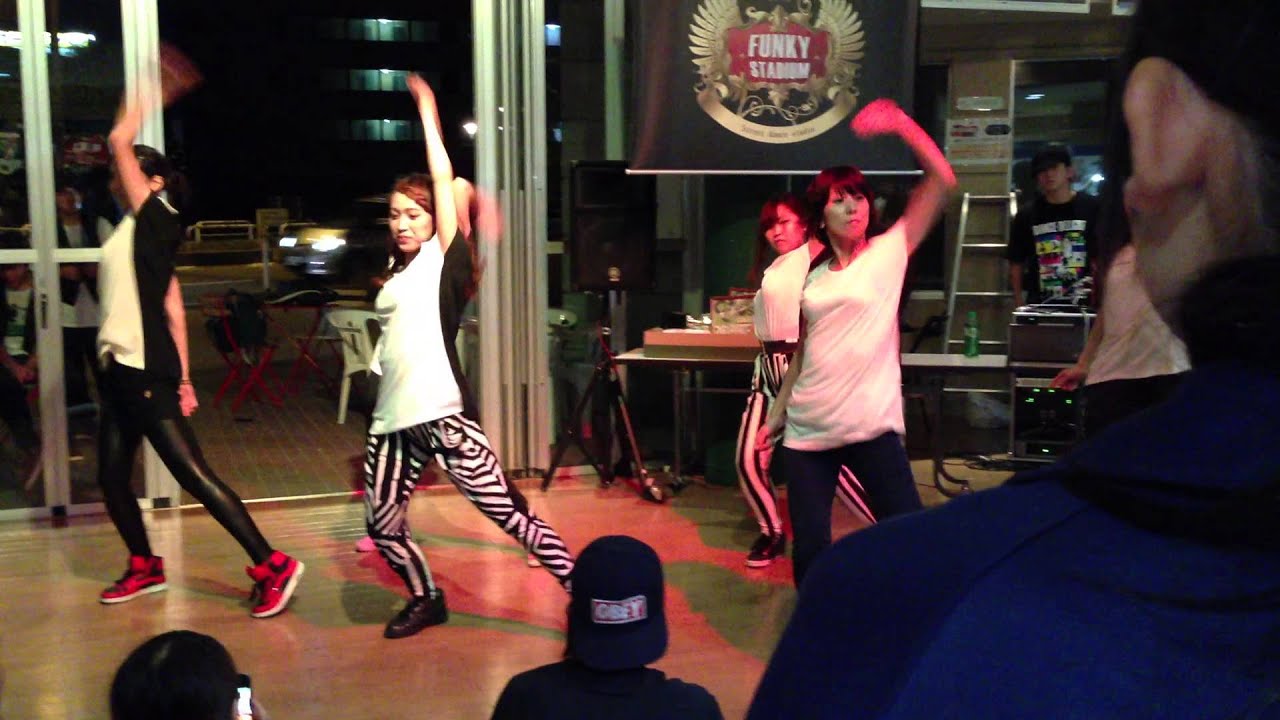 2013.09.10 CHROSS CROSS DANCE SHOWCASE 「WAACK CLASS」 - YouTube