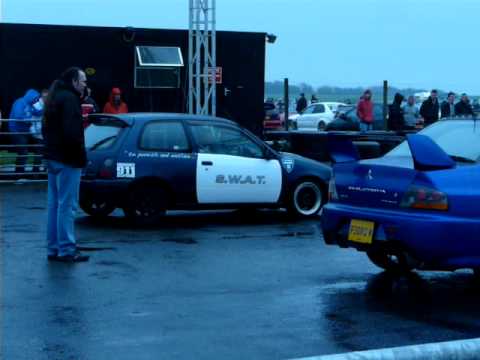 ep95 4wd Starlet Glanza vs evo fq360 in the wet - YouTube