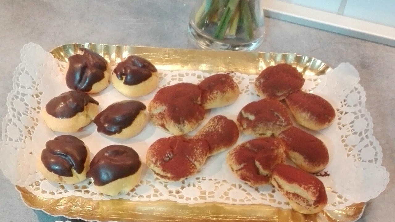 Pasticcini- pasta bignè - crema pasticcera- videoricetta #pasticcini ...