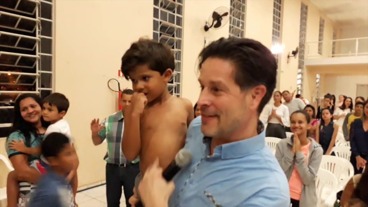 The God Of Miracles - Jesus Culture - Miracles ft. Chris Quilala - YouTube