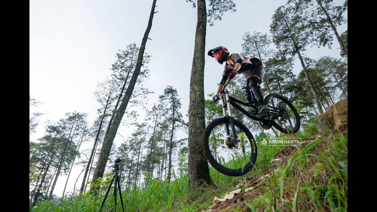 Pedal Alas - Pacet Downhill Trail - YouTube