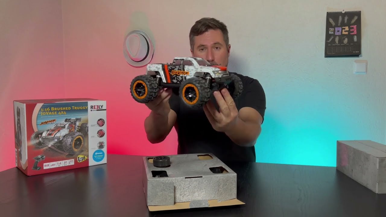 Rc bashers Reely Ravage and Reely Jovage 1/16 badgers. - YouTube