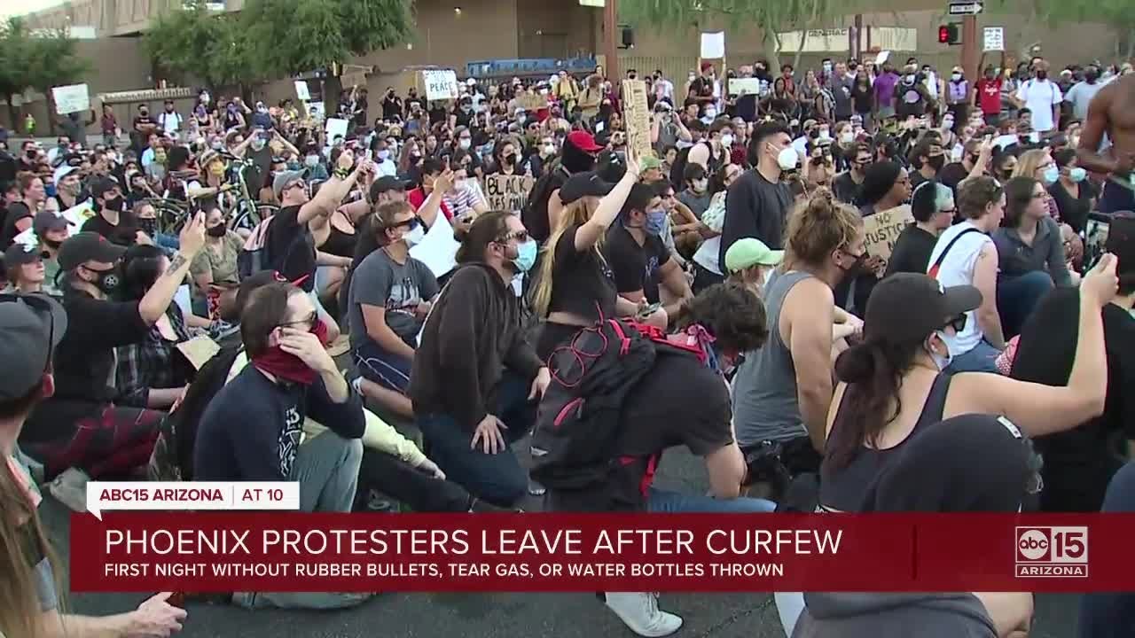 Phoenix protesters leave after curfew - YouTube