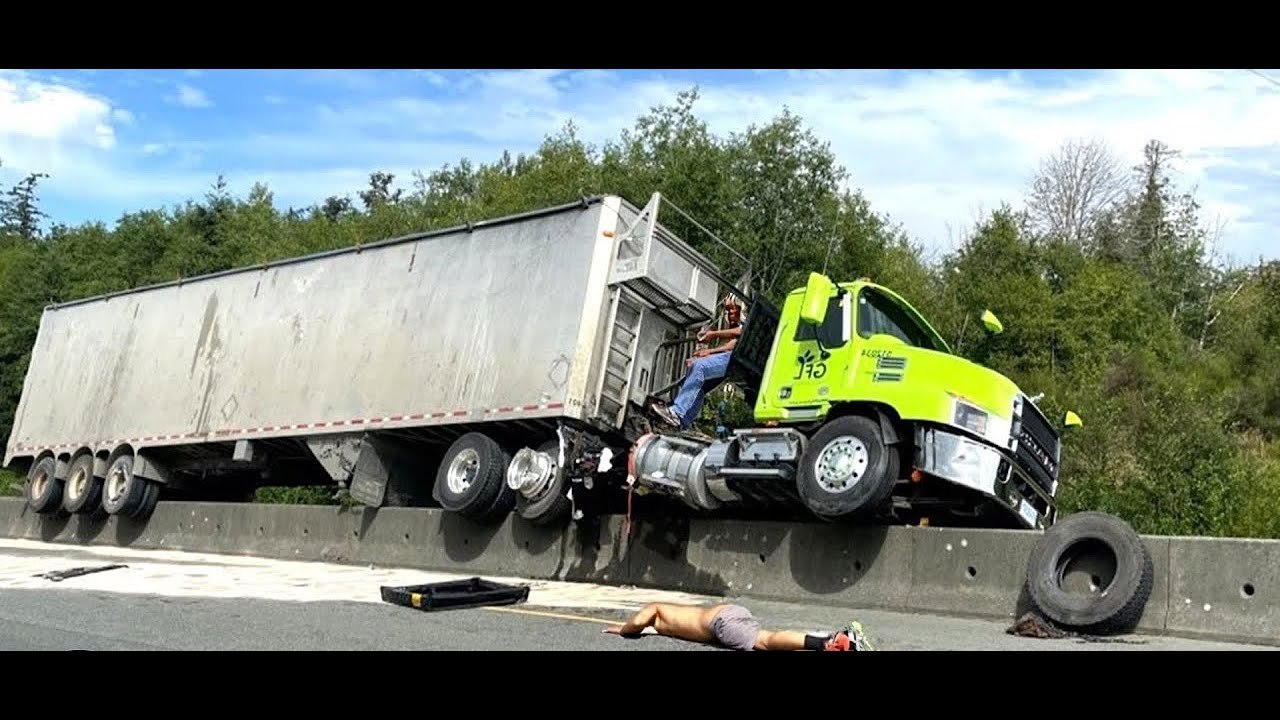 Tragic! Ultimate Near Miss Video Of Biggest Trucks Crashes Filmed ...