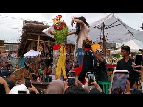 Seblang 2026: Moment Mbak Putri Mantan Penari Seblang Kena Tundik, Gerakan Kesurupan dan Tak Sadar