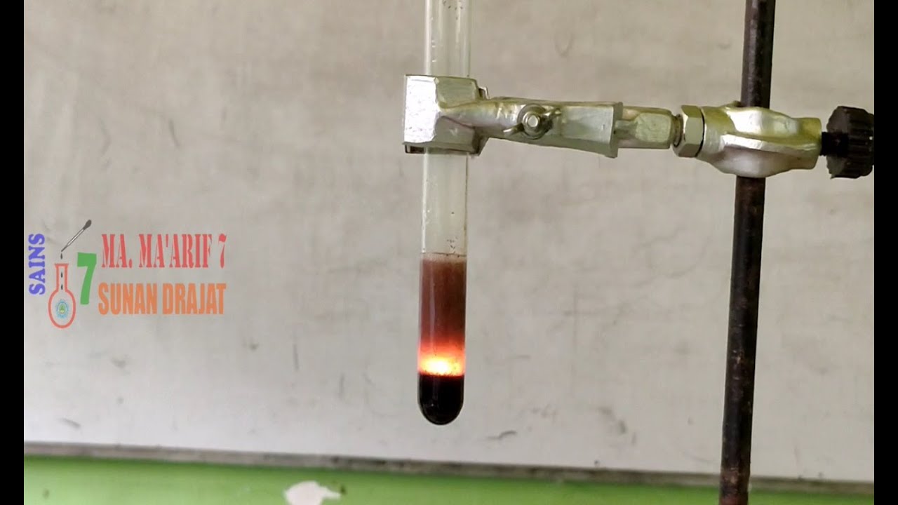 Reaksi Kimia Yang Bisa Menimbulkan Api di dalam air - YouTube