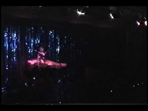 Geno Munari Levetates a Las Vegas Showgirl - YouTube