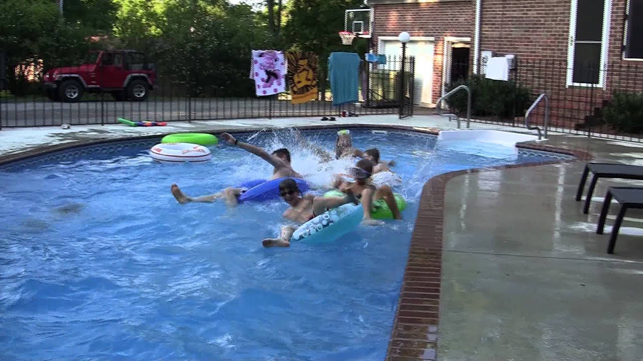 Pool float race at Jenny's - YouTube