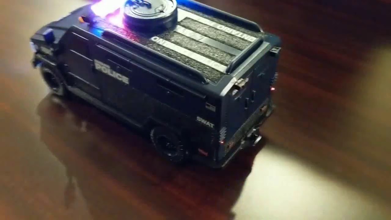 1/18 scale Ontario PD Swat Lenco BearCat MedEvac - YouTube