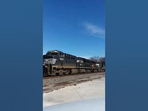 Super DUO "flew up mtn into downtown" Very Nice Horn Norfolk Southern #3627 led Big NS #27a ...